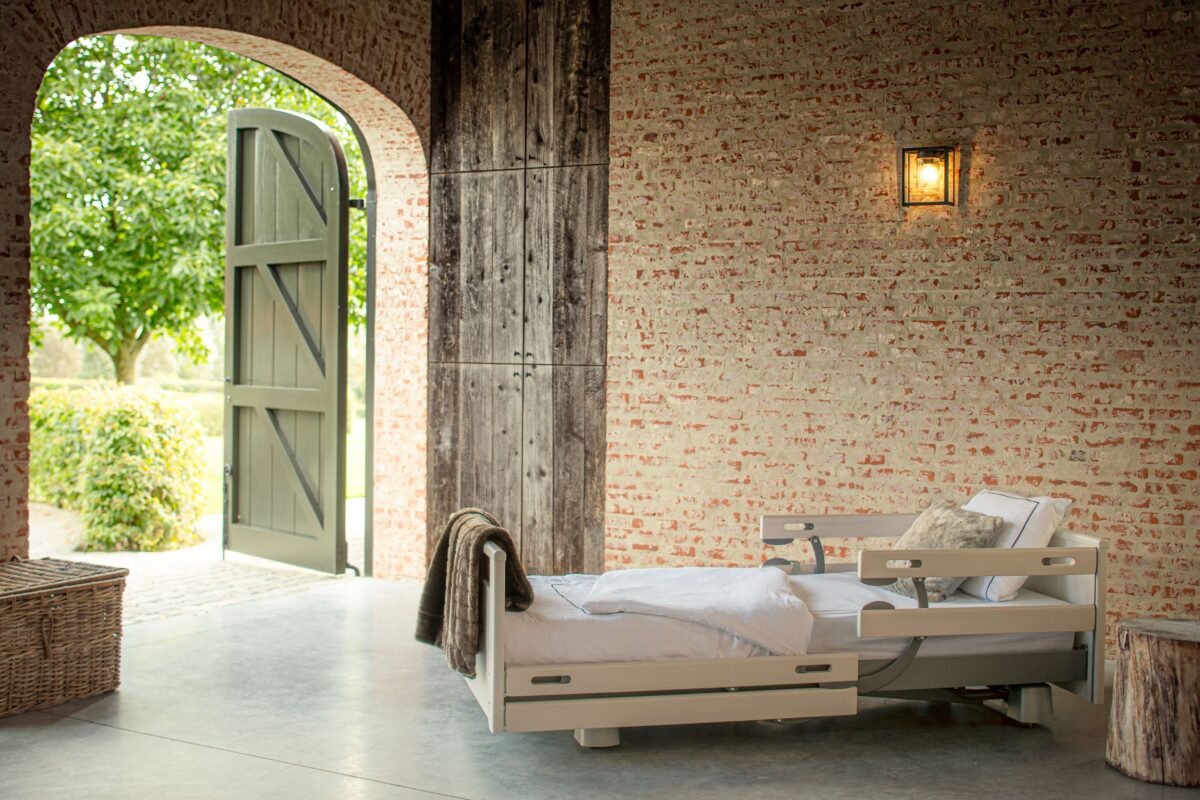 Het verschil tussen een zorgbed en een ziekenhuisbed | Forever Home